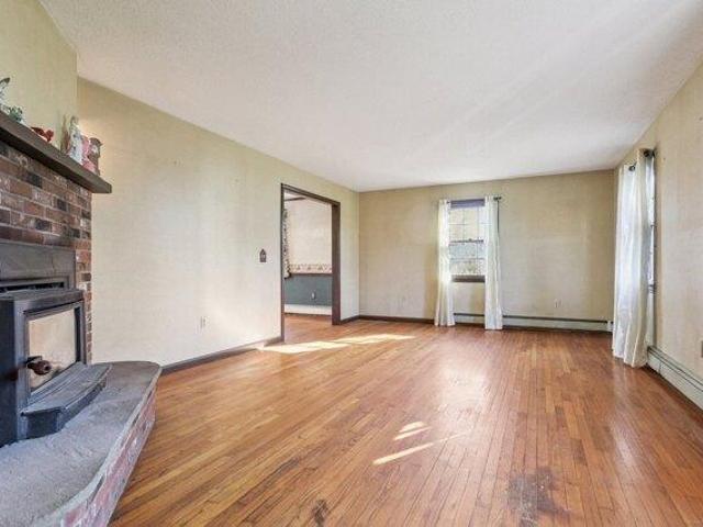 house with 3 bedroom, Stonington CT ES103099888