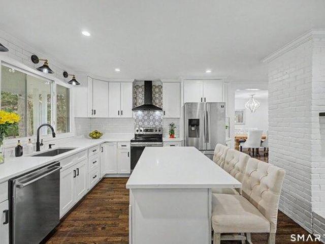 house with 3 bedroom, Stamford CT DLS101661215