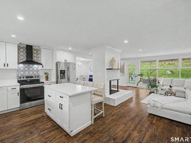 house with 3 bedroom, Stamford CT DLS101896852