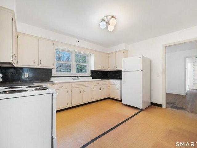 house with 3 bedroom, Stamford CT DLS101998148