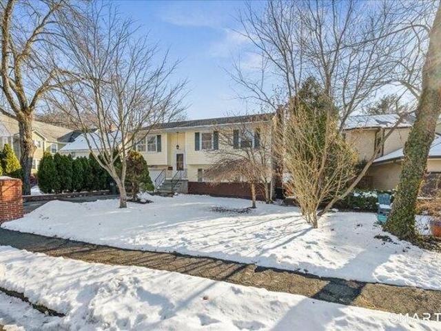 house with 3 bedroom, Stamford CT DLS102443575