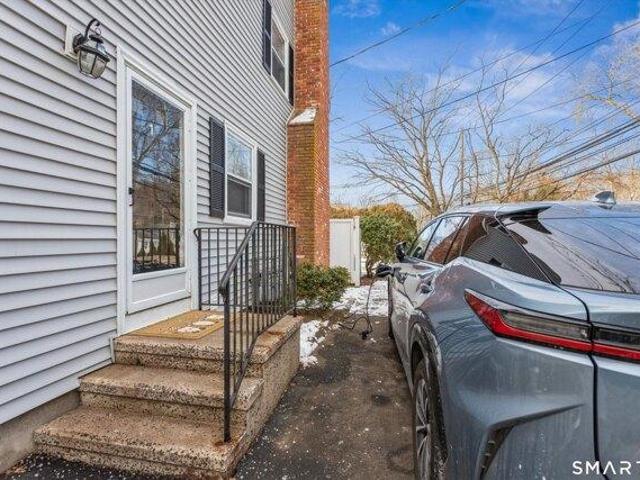 house with 3 bedroom, Stamford CT DLS102025723