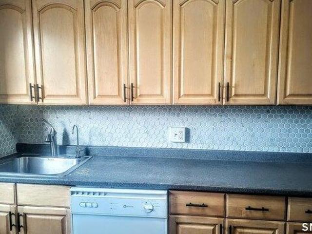 house with 3 bedroom, Stamford CT DLS102217880