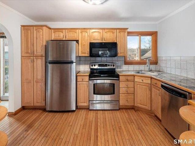 house with 3 bedroom, Stamford CT DLS102217313