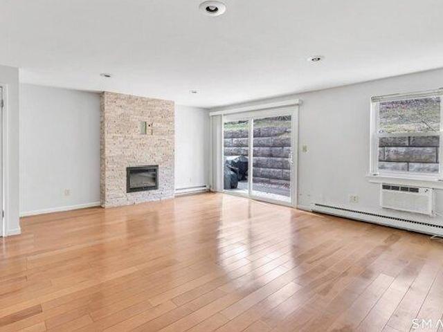 house with 3 bedroom, Stamford CT DS102062993