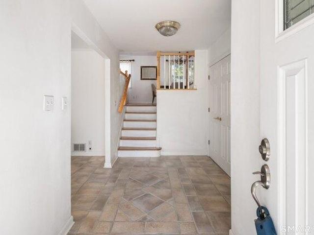 house with 3 bedroom, Stamford CT DS102026309