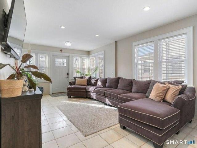 house with 3 bedroom, Stamford CT DS102255893