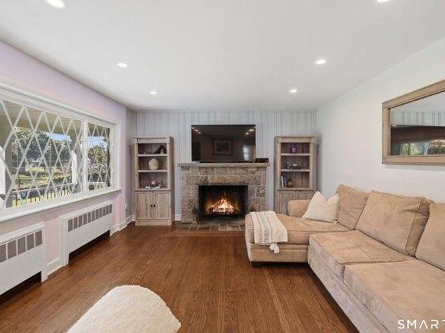 house with 3 bedroom, Stamford CT ES104111871