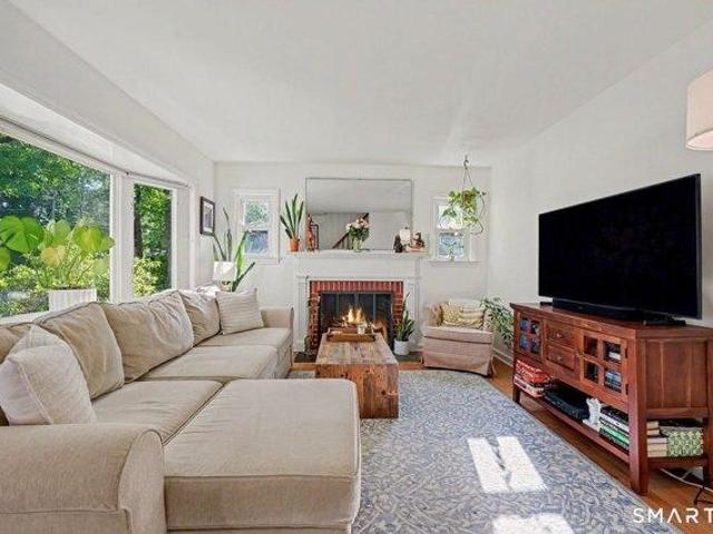 house with 3 bedroom, Stamford CT ES104233093