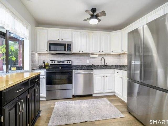 house with 3 bedroom, Stamford CT ES104233473