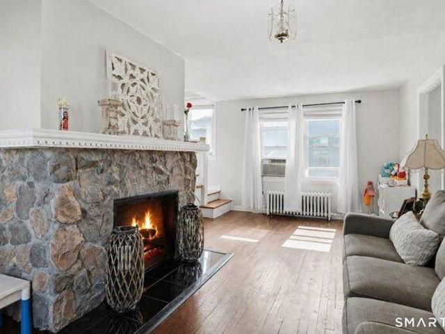 house with 3 bedroom, Stamford CT ES104237614