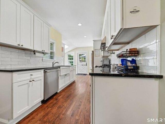 house with 3 bedroom, Stamford CT ES104479237