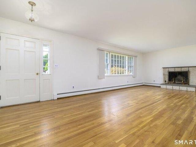 house with 3 bedroom, Stamford CT ES104409995