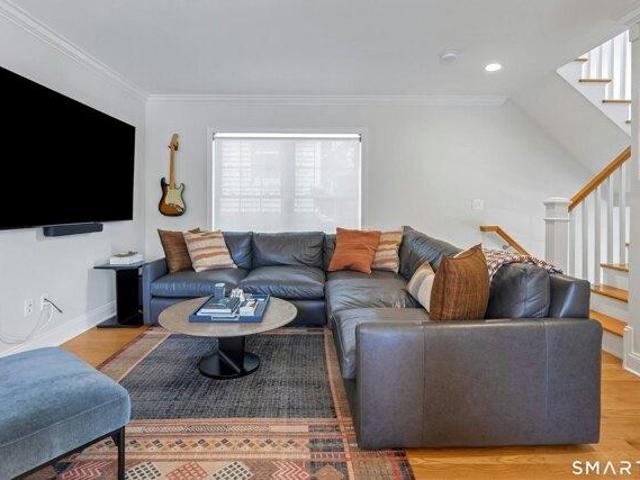 house with 3 bedroom, Stamford CT ES104607533