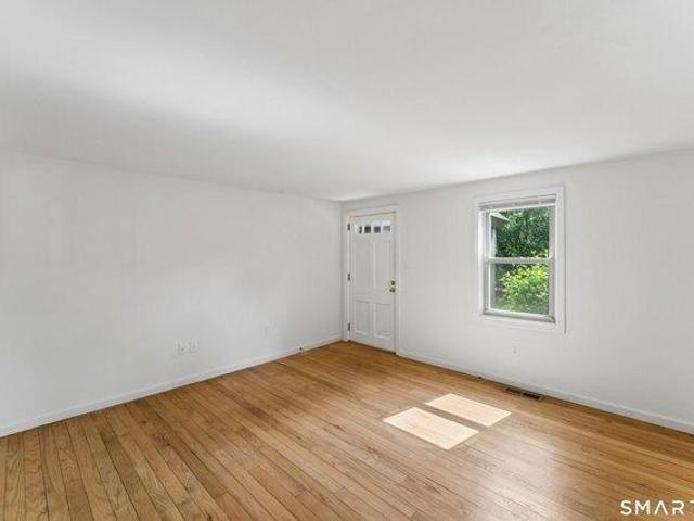house with 3 bedroom, Stamford CT ES105140186