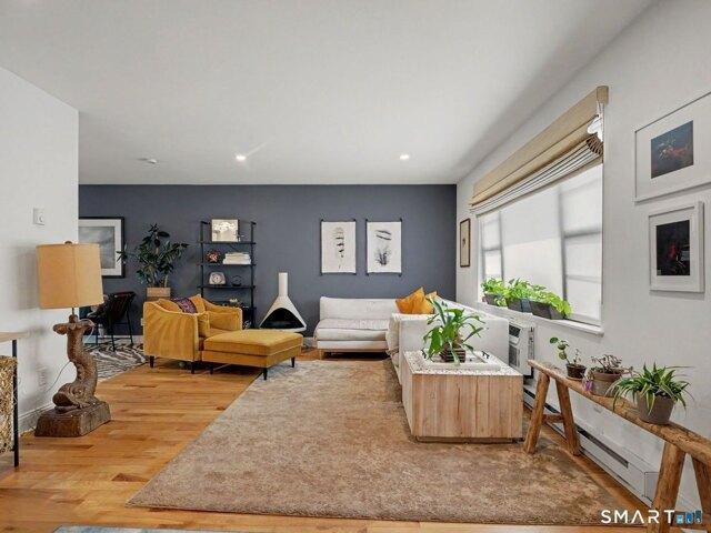 house with 3 bedroom, Stamford CT ES105143749