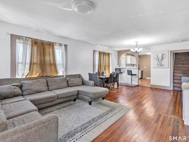 house with 3 bedroom, Stamford CT ES105159982