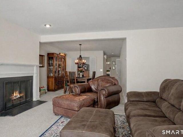 house with 3 bedroom, Stamford CT ES105173104
