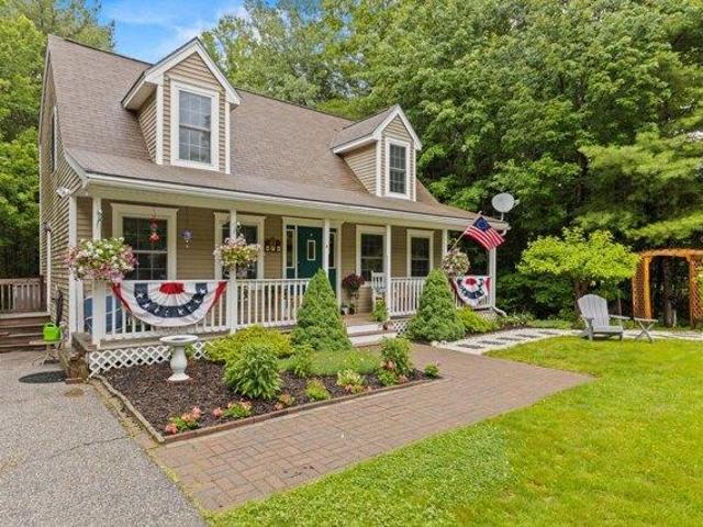house with 3 bedroom, Standish ME DS104043715