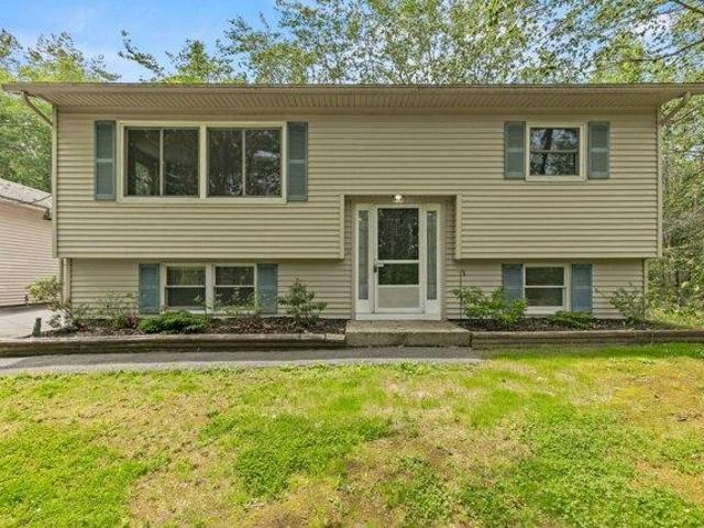 house with 3 bedroom, Standish ME DS104010959