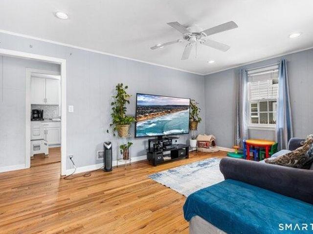 house with 3 bedroom, Stratford CT DLS102825217