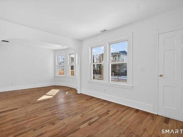 house with 3 bedroom, Stratford CT DLS102823612