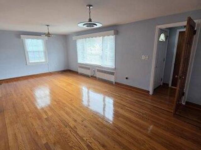 house with 3 bedroom, Stratford CT ES103072312
