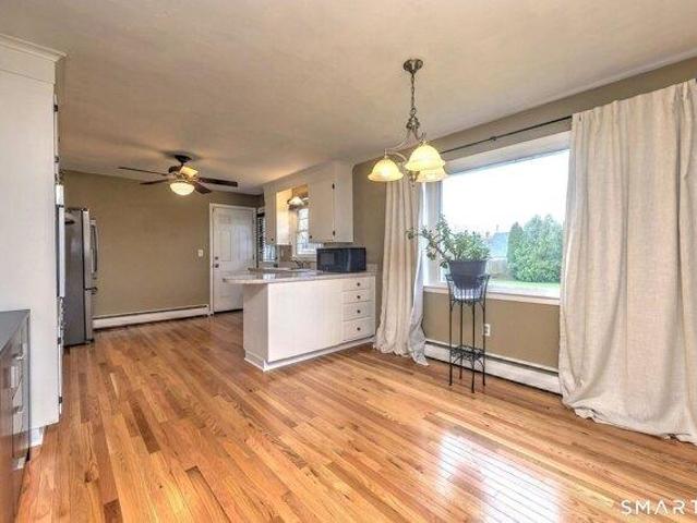 house with 3 bedroom, Stratford CT ES103099071