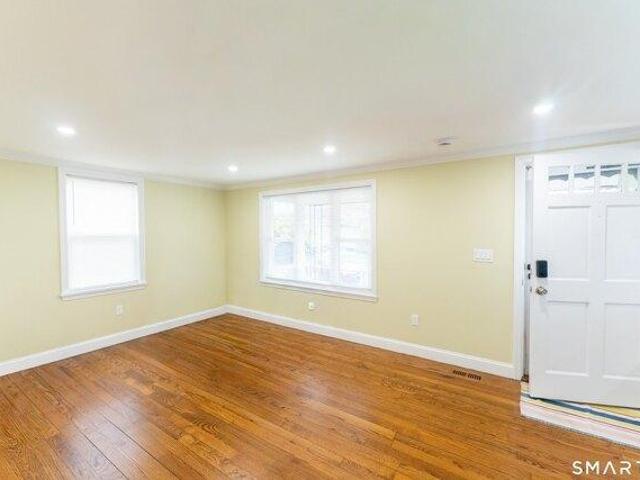 house with 3 bedroom, Stratford CT ES104477526