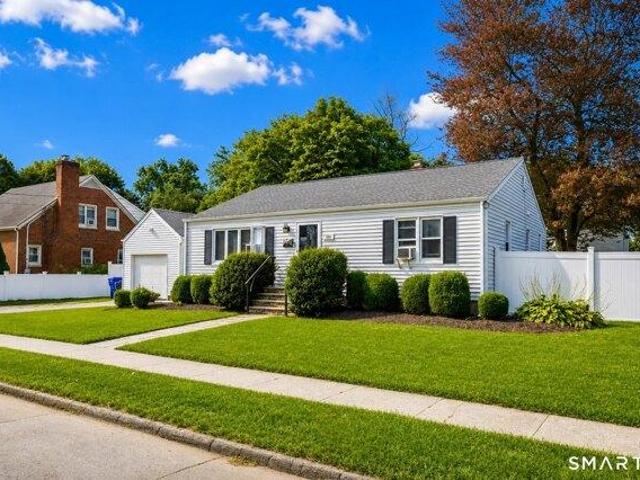 house with 3 bedroom, Stratford CT ES104762466