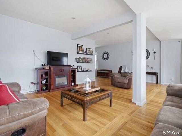 house with 3 bedroom, Stratford CT ES105112894