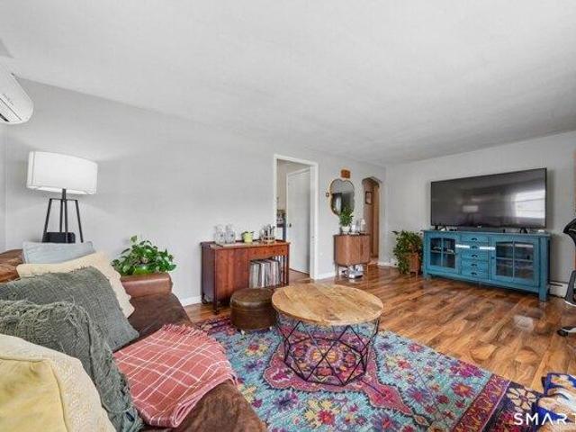 house with 3 bedroom, Stratford CT ES105204319