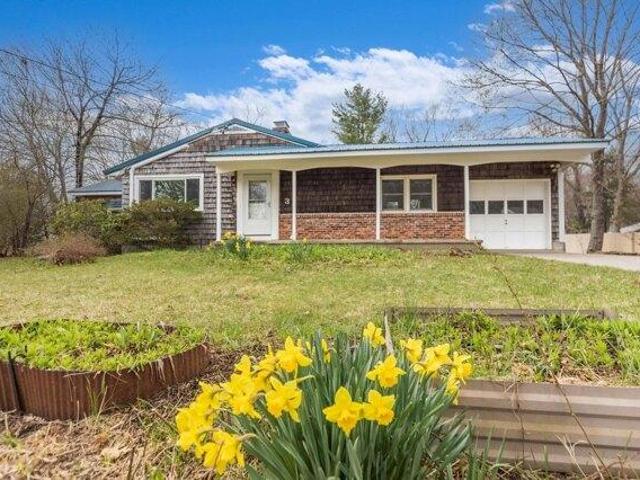house with 3 bedroom, Stratham NH DS102062275