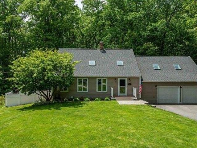 house with 3 bedroom, Stratham NH DS103889120