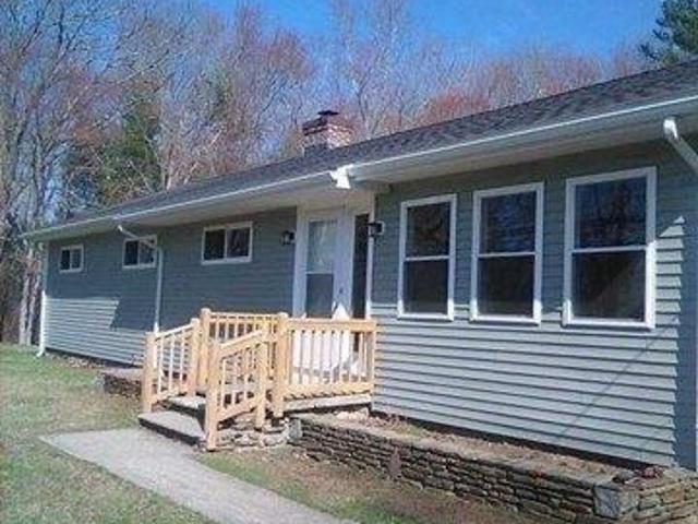 house with 3 bedroom, Sturbridge MA DS104114252