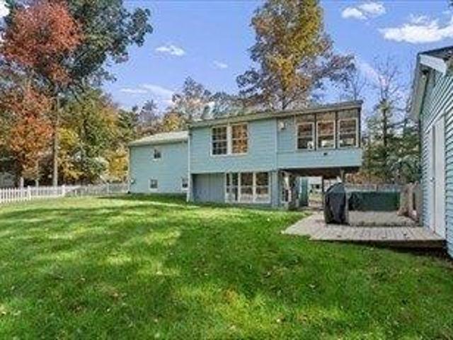 house with 3 bedroom, Sturbridge MA ES104830917