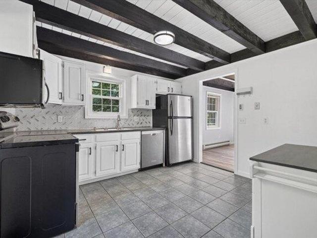 house with 3 bedroom, Sturbridge MA ES104832326