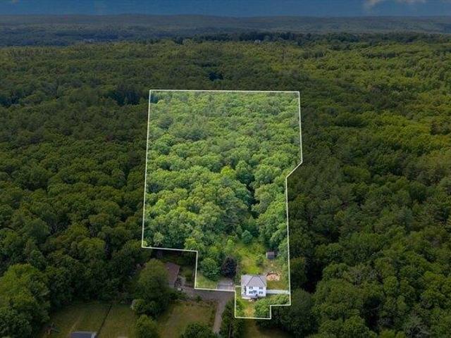 house with 3 bedroom, Sturbridge MA ES105203160