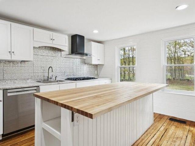 house with 3 bedroom, Sunapee NH ES103442493