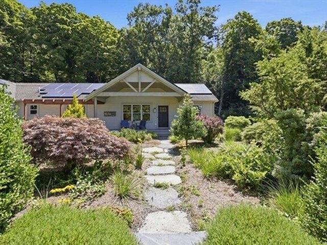 house with 3 bedroom, Sunderland MA ES105060559