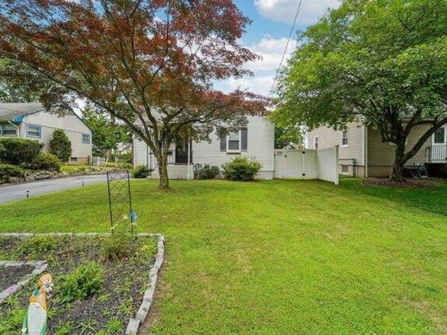 house with 3 bedroom, Suffern NY DLS101799271