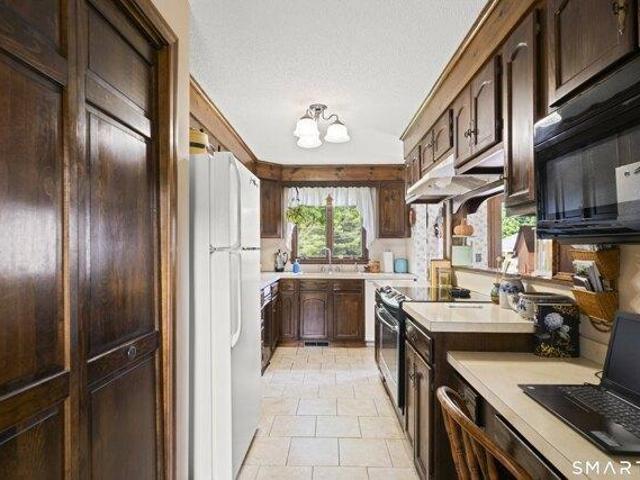 house with 3 bedroom, Suffield CT ES104152207
