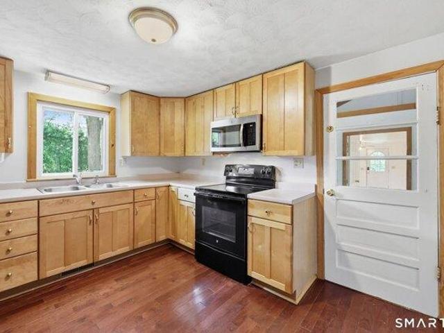 house with 3 bedroom, Suffield CT ES105105050