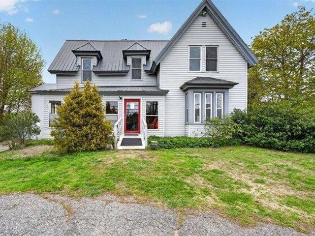 house with 3 bedroom, Sullivan ME DS104042256