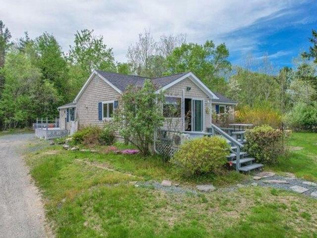 house with 3 bedroom, Surry ME ES105143362