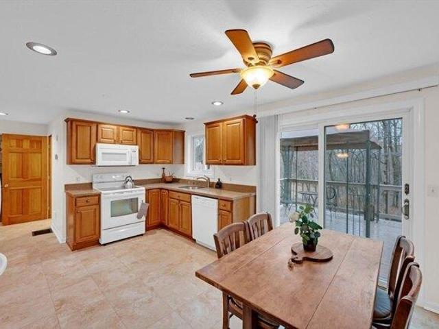 house with 3 bedroom, Sutton MA DLS101658135