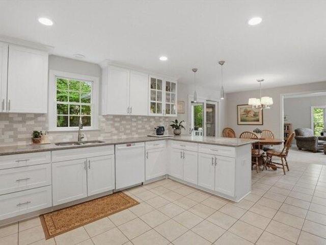 house with 3 bedroom, Sutton MA ES104604114