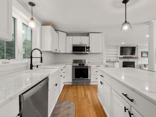 house with 3 bedroom, Sutton MA ES105105904