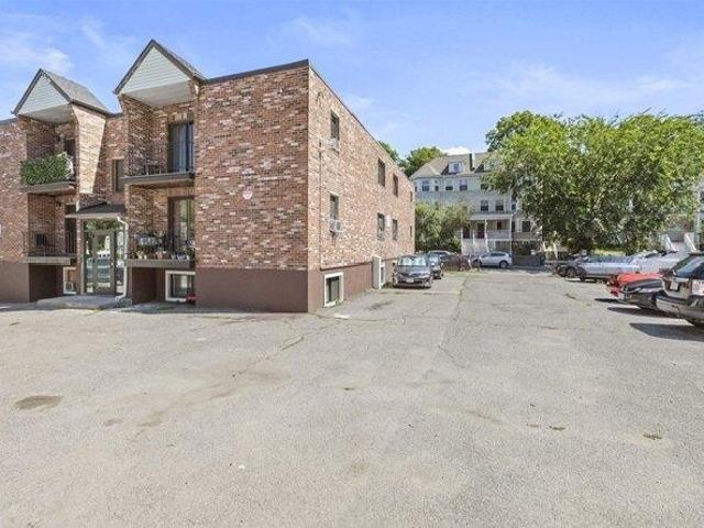 house with 46 bedroom, Boston MA ES105095268