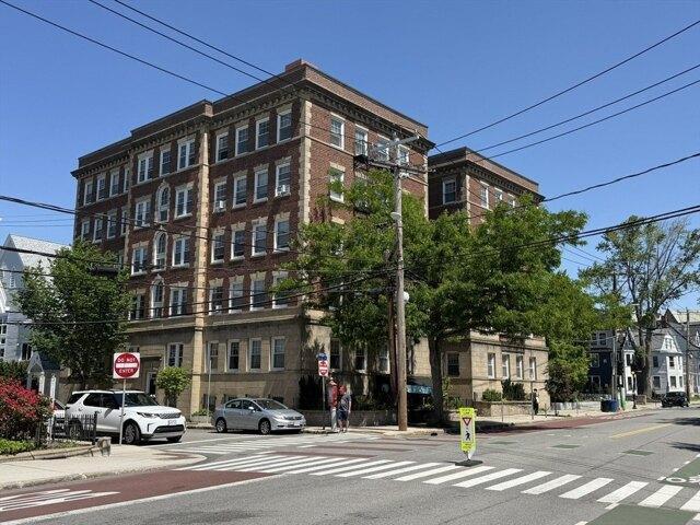 house with 49 bedroom, Somerville MA ES104852179